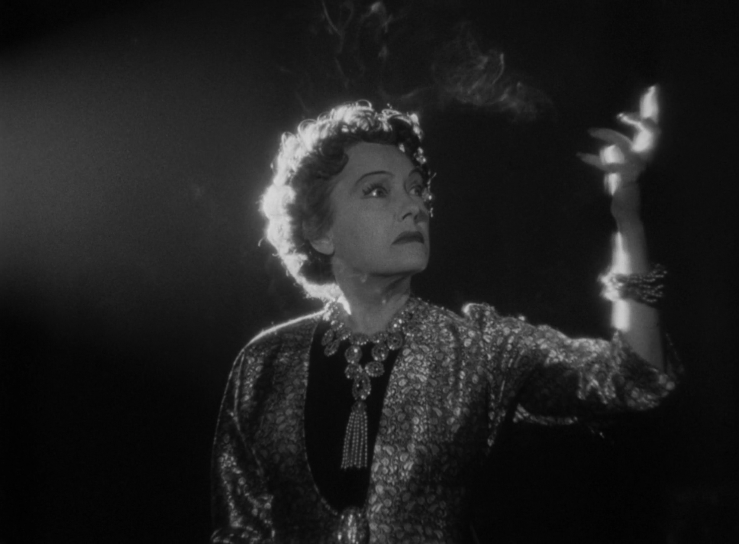 Sunset Boulevard (1950) – Scene by Green