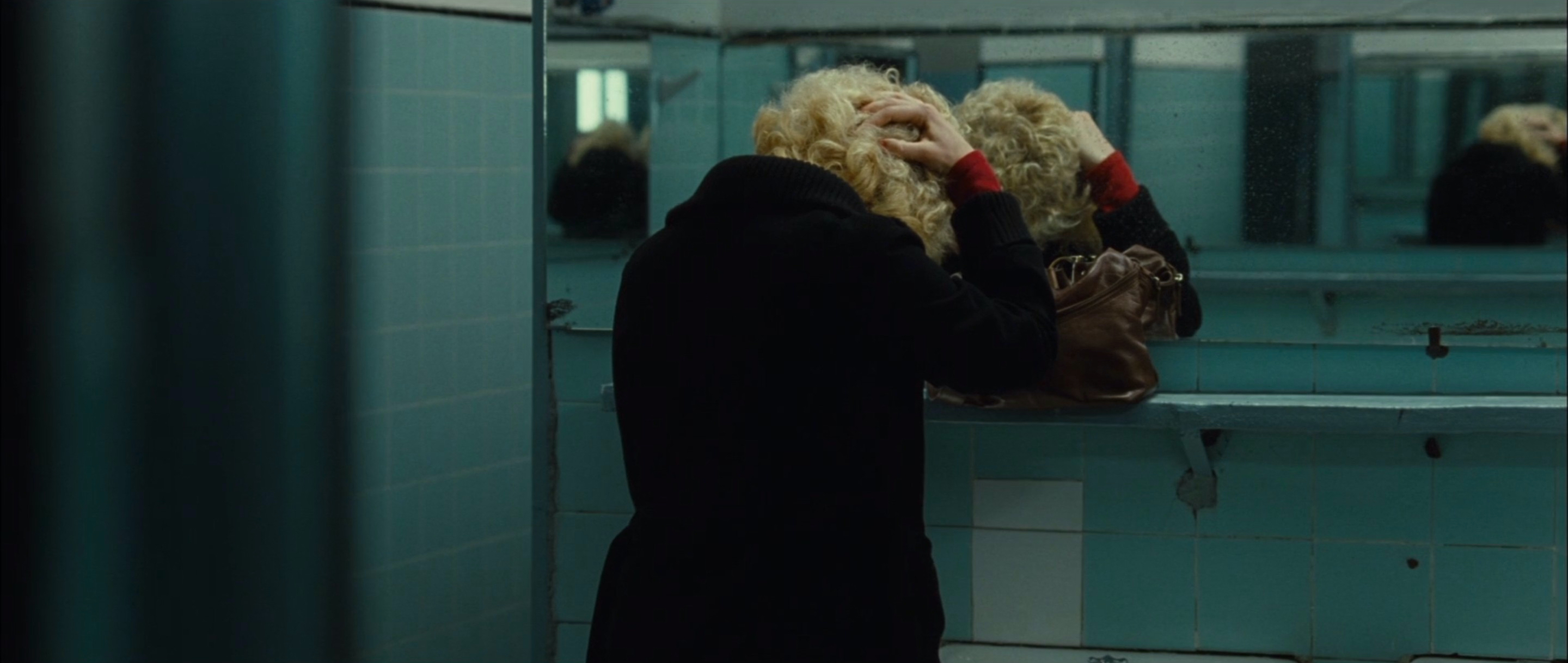 The Headless Woman (2008) – Scene by Green