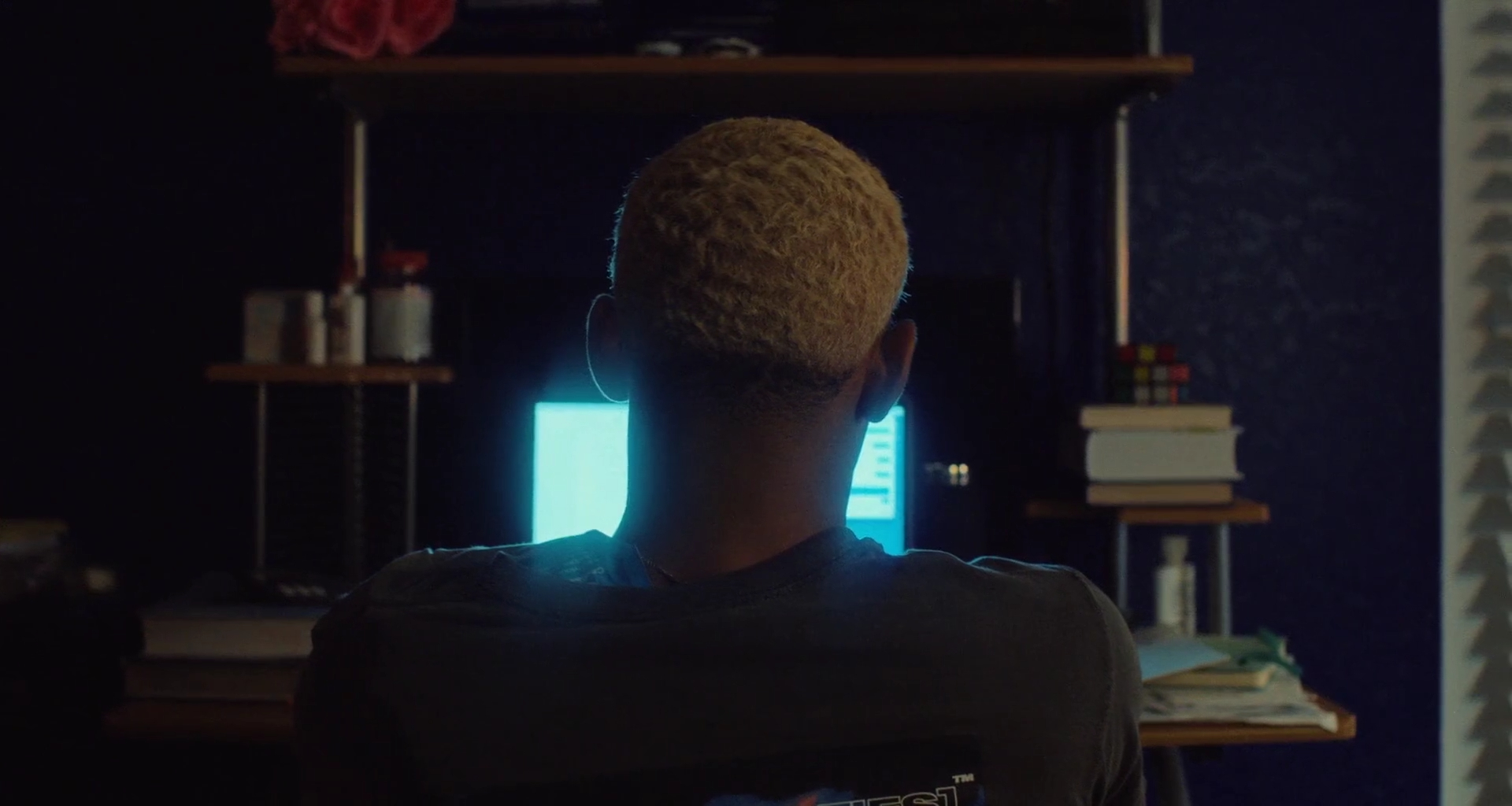 Waves (2019) – Scene by Green